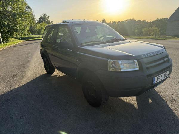 Zils Land Rover Freelander 2002 Radviliškis, ar dzinēja tilpumu 1.80 L un nobraukumu 294 tūkst. km par 1350 €, foto 3 vietnē AUTOMOTO.COM.LV