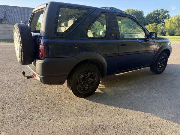 Zils Land Rover Freelander 2002 Radviliškis, ar dzinēja tilpumu 1.80 L un nobraukumu 294 tūkst. km par 1350 €, foto 4 vietnē AUTOMOTO.COM.LV