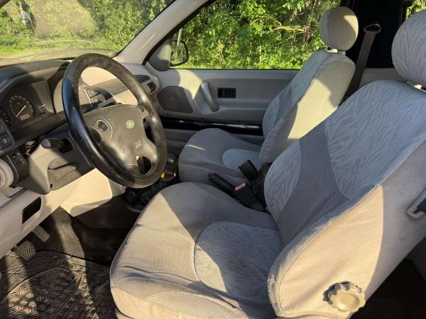 Zils Land Rover Freelander 2002 Radviliškis, ar dzinēja tilpumu 1.80 L un nobraukumu 294 tūkst. km par 1350 €, foto 7 vietnē AUTOMOTO.COM.LV