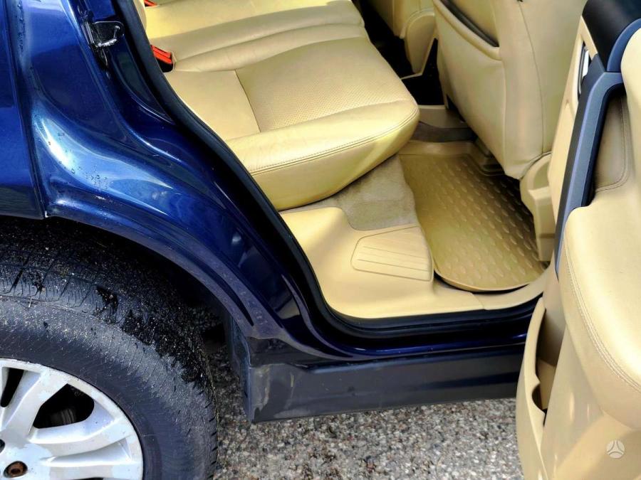 Zils Land Rover Freelander 2007 Viļņa, ar dzinēja tilpumu 2.20 L un nobraukumu 183 tūkst. km par 3300 €, foto 12 vietnē AUTOMOTO.COM.LV