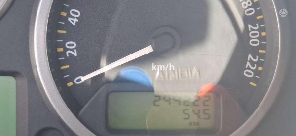 Zils Land Rover Freelander 2007 Viļņa, ar dzinēja tilpumu 2.18 L un nobraukumu 264 tūkst. km par 3333 €, foto 9 vietnē AUTOMOTO.COM.LV