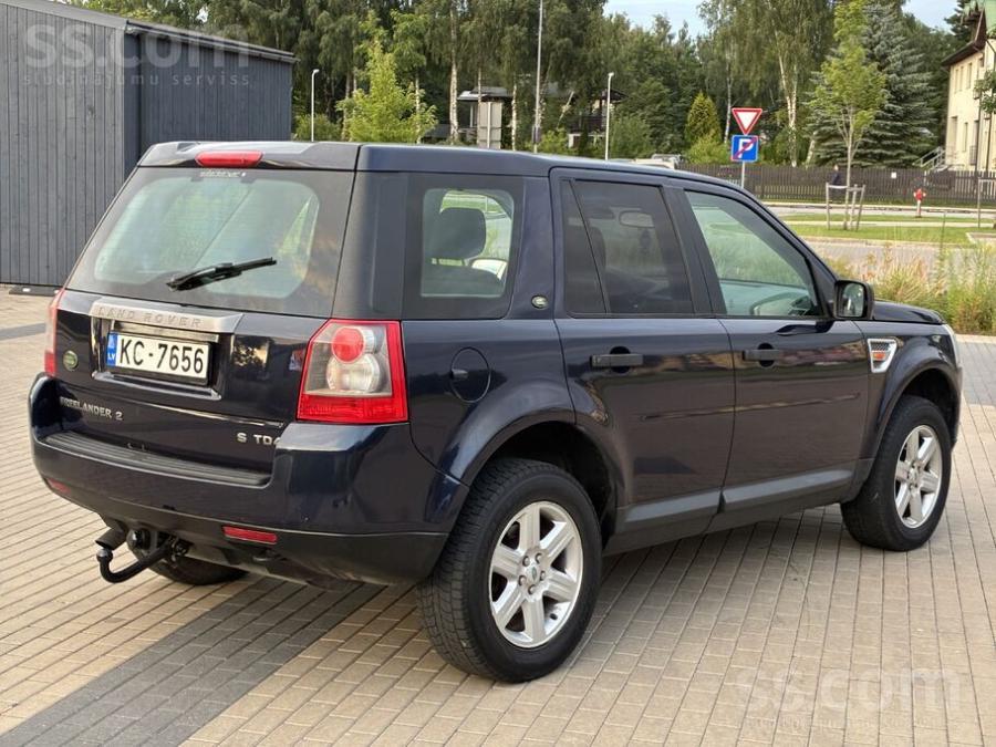 Blue Land Rover Freelander 2008 in Riga, with an engine capacity of 2.20 L and mileage of 159 thousand km for 2950 €, photo 6 on AUTOMOTO.COM.LV