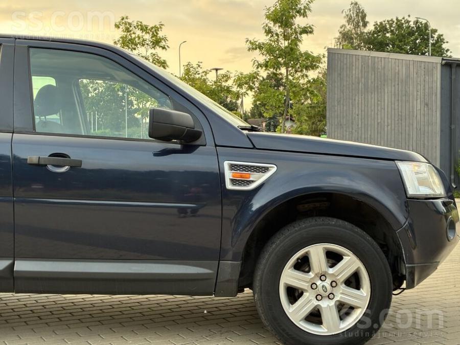 Blue Land Rover Freelander 2008 in Riga, with an engine capacity of 2.20 L and mileage of 159 thousand km for 2950 €, photo 10 on AUTOMOTO.COM.LV