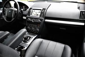 Blue Land Rover Freelander 2014 in Riga, with an engine capacity of 2.20 L and mileage of 280 thousand km for 7490 €, photo 9 on AUTOMOTO.COM.LV