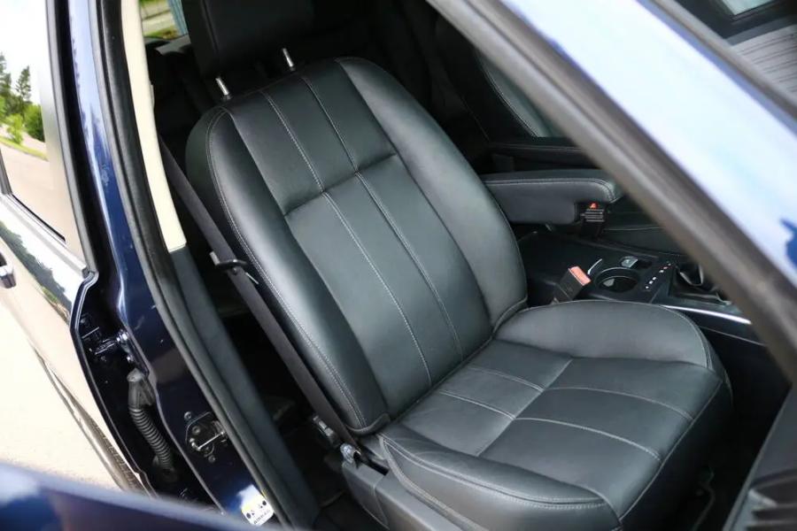 Blue Land Rover Freelander 2014 in Riga, with an engine capacity of 2.20 L and mileage of 280 thousand km for 7490 €, photo 15 on AUTOMOTO.COM.LV