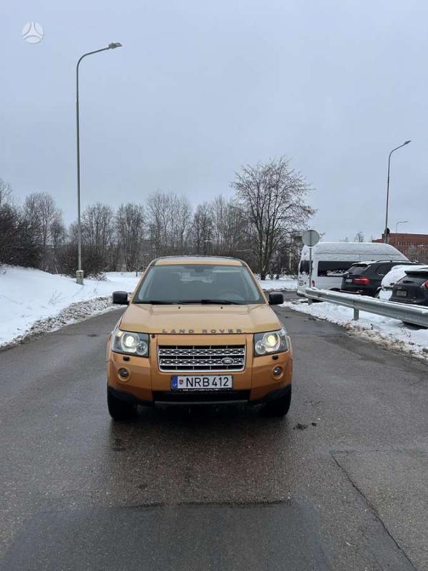 Brown Land Rover Freelander 2008 in Vilnius, with an engine capacity of 2.18 L and mileage of 304 thousand km for 2800 €, photo 2 on AUTOMOTO.COM.LV