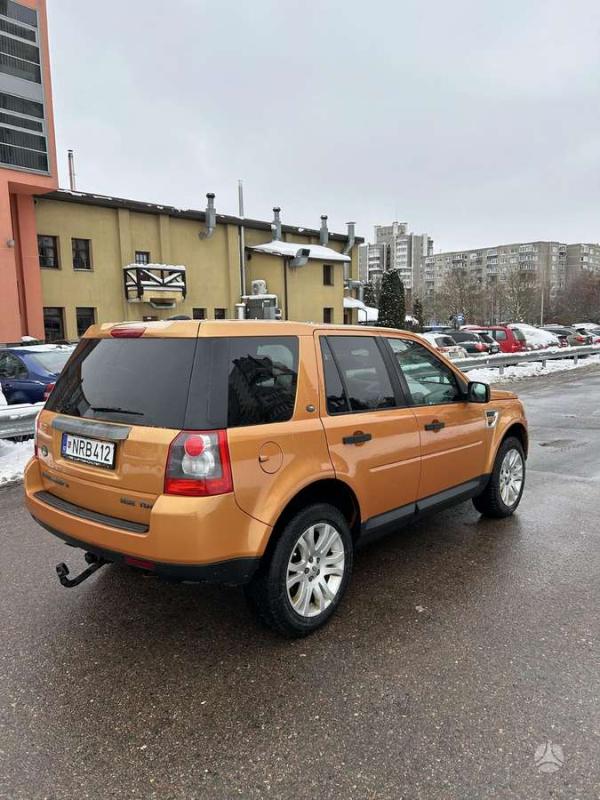 Brown Land Rover Freelander 2008 in Vilnius, with an engine capacity of 2.18 L and mileage of 304 thousand km for 2800 €, photo 5 on AUTOMOTO.COM.LV
