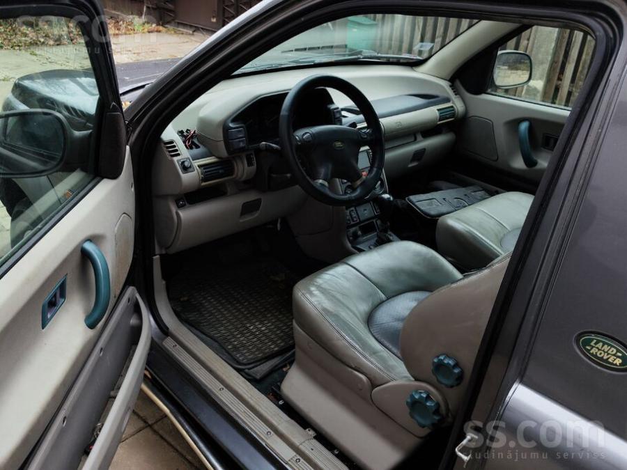 Land Rover Freelander 2001 Rīga, ar dzinēja tilpumu 2.50 L un nobraukumu 222 tūkst. km par 1700 €, foto 14 vietnē AUTOMOTO.COM.LV