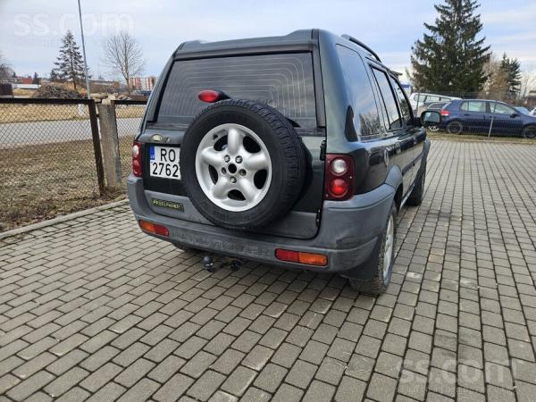 Green Land Rover Freelander 1998 in Bauska, with an engine capacity of 1.80 L and mileage of 223 thousand km for 2055 €, photo 4 on AUTOMOTO.COM.LV