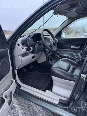 Zaļš Land Rover Freelander 2002 Rēzekne, ar dzinēja tilpumu 2.00 L un nobraukumu 0 tūkst. km par 2050 €, foto 5 vietnē AUTOMOTO.COM.LV