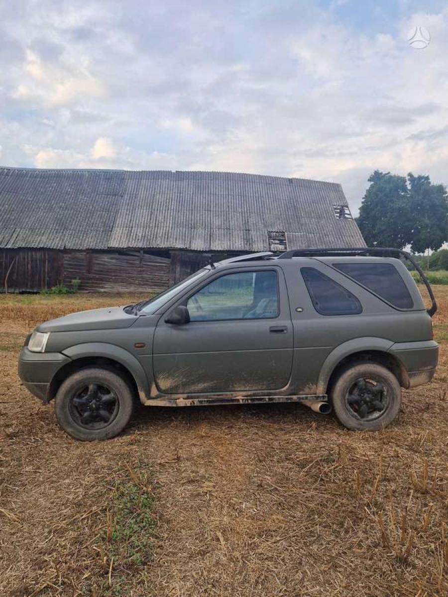 Green Land Rover Freelander 2002 in Prienai, with an engine capacity of 1.95 L and mileage of 154 thousand km for 1550 €, photo 5 on AUTOMOTO.COM.LV