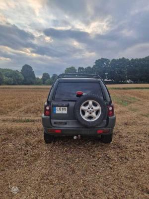 Green Land Rover Freelander 2002 in Prienai, with an engine capacity of 1.95 L and mileage of 154 thousand km for 1550 €, photo 7 on AUTOMOTO.COM.LV