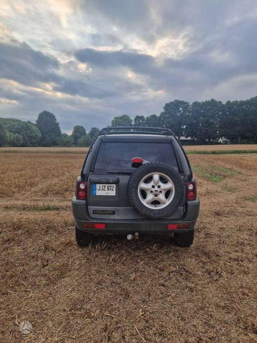 Green Land Rover Freelander 2002 in Prienai, with an engine capacity of 1.95 L and mileage of 154 thousand km for 1550 €, photo 7 on AUTOMOTO.COM.LV