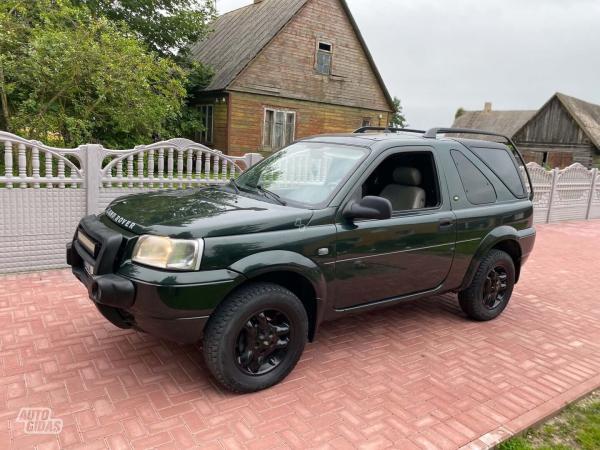 Green Land Rover Freelander 2003 in Pakruojis, with an engine capacity of 2.00 L and mileage of 297 thousand km for 2500 €, photo 1 on AUTOMOTO.COM.LV