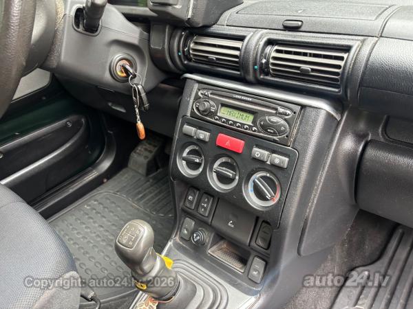Zaļš Land Rover Freelander 2003 Tallina, ar dzinēja tilpumu 2.00 L un nobraukumu 218 tūkst. km par 2299 €, foto 10 vietnē AUTOMOTO.COM.LV