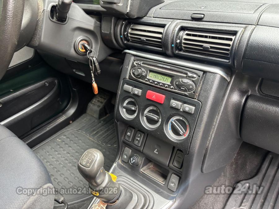 Zaļš Land Rover Freelander 2003 Tallina, ar dzinēja tilpumu 2.00 L un nobraukumu 218 tūkst. km par 2299 €, foto 10 vietnē AUTOMOTO.COM.LV
