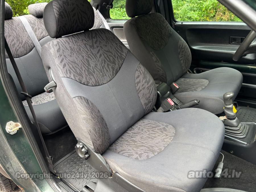 Zaļš Land Rover Freelander 2003 Tallina, ar dzinēja tilpumu 2.00 L un nobraukumu 218 tūkst. km par 2299 €, foto 11 vietnē AUTOMOTO.COM.LV