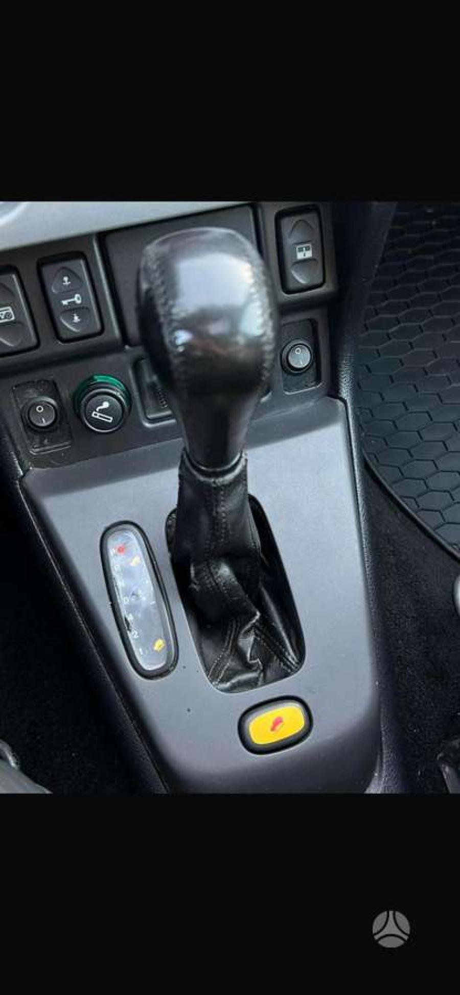 Zaļš Land Rover Freelander 2004 Viļņa, ar dzinēja tilpumu 1.95 L un nobraukumu 262 tūkst. km par 1850 €, foto 9 vietnē AUTOMOTO.COM.LV