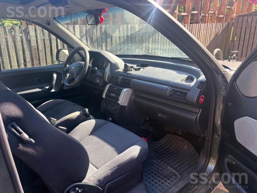 Zaļš Land Rover Freelander 2004 Rīga, ar dzinēja tilpumu 2.00 L un nobraukumu 209 tūkst. km par 2200 €, foto 7 vietnē AUTOMOTO.COM.LV