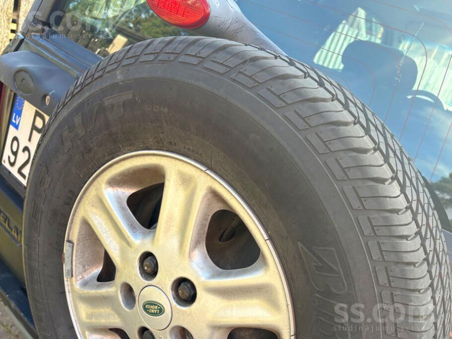 Zaļš Land Rover Freelander 2004 Rīga, ar dzinēja tilpumu 2.00 L un nobraukumu 209 tūkst. km par 2200 €, foto 10 vietnē AUTOMOTO.COM.LV