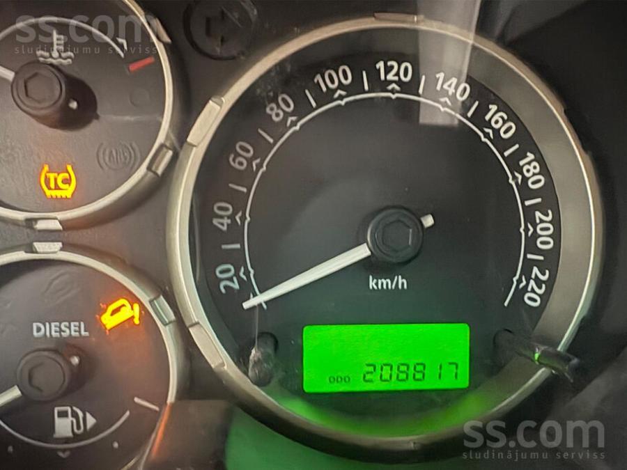 Zaļš Land Rover Freelander 2004 Rīga, ar dzinēja tilpumu 2.00 L un nobraukumu 209 tūkst. km par 2200 €, foto 12 vietnē AUTOMOTO.COM.LV
