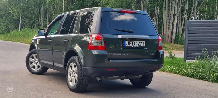 Green Land Rover Freelander 2008 in Vilnius, with an engine capacity of 2.18 L and mileage of 365 thousand km for 3500 €, photo 5 on AUTOMOTO.COM.LV