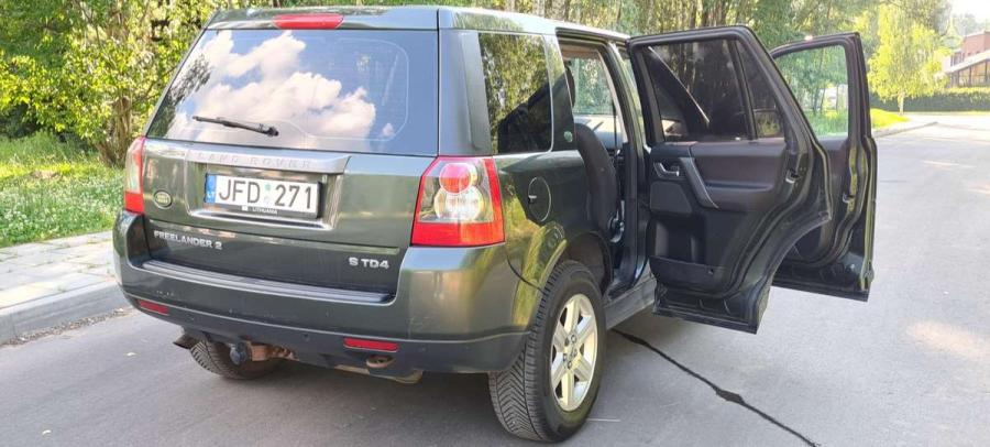 Green Land Rover Freelander 2008 in Vilnius, with an engine capacity of 2.18 L and mileage of 365 thousand km for 3500 €, photo 16 on AUTOMOTO.COM.LV