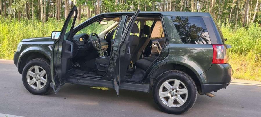 Green Land Rover Freelander 2008 in Vilnius, with an engine capacity of 2.18 L and mileage of 365 thousand km for 3500 €, photo 17 on AUTOMOTO.COM.LV