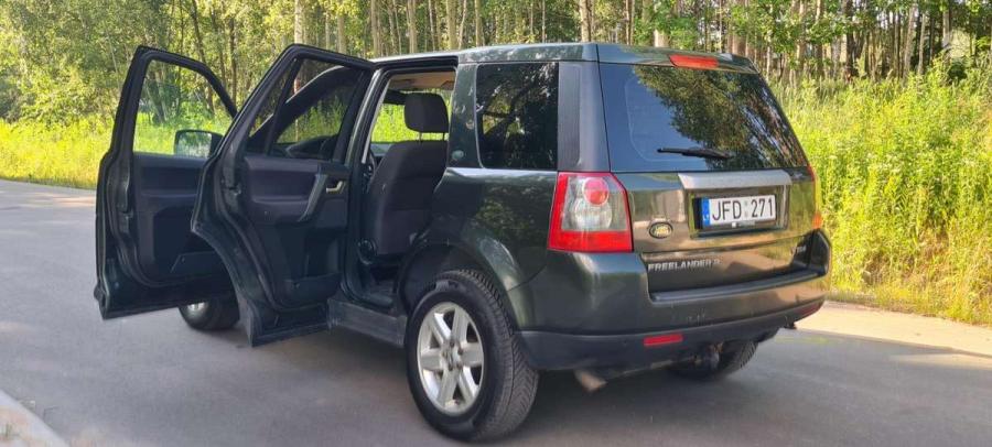 Green Land Rover Freelander 2008 in Vilnius, with an engine capacity of 2.18 L and mileage of 365 thousand km for 3500 €, photo 18 on AUTOMOTO.COM.LV