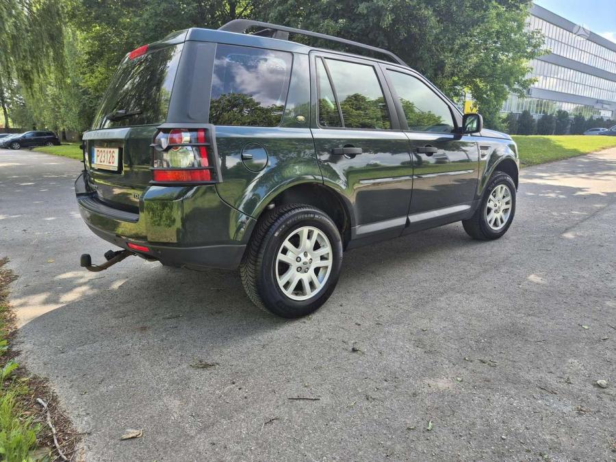 Zaļš Land Rover Freelander 2010 Telšiai, ar dzinēja tilpumu 2.20 L un nobraukumu 290 tūkst. km par 5800 €, foto 6 vietnē AUTOMOTO.COM.LV