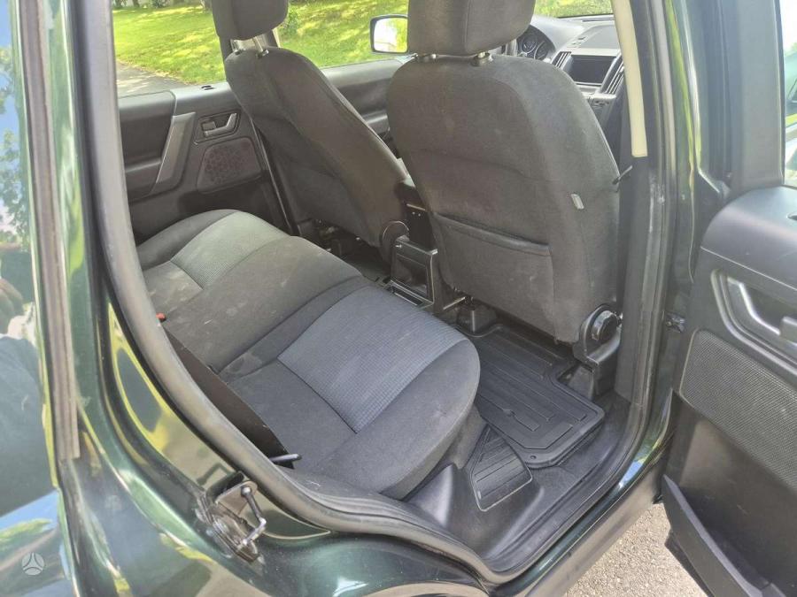 Zaļš Land Rover Freelander 2010 Telšiai, ar dzinēja tilpumu 2.20 L un nobraukumu 290 tūkst. km par 5800 €, foto 12 vietnē AUTOMOTO.COM.LV