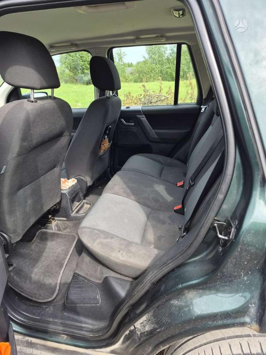 Zaļš Land Rover Freelander 2010 Panevēža, ar dzinēja tilpumu 2.18 L un nobraukumu 295 tūkst. km par 4100 €, foto 11 vietnē AUTOMOTO.COM.LV