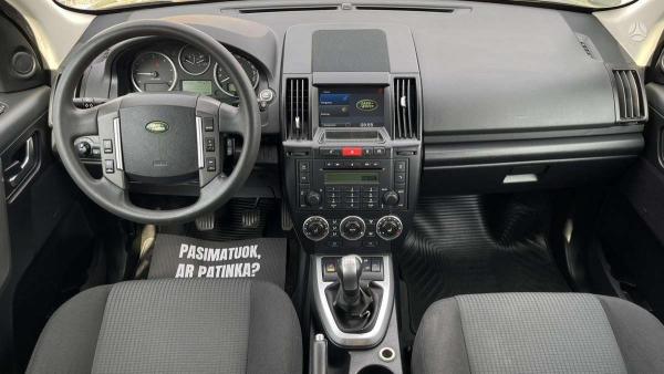 Green Land Rover Freelander 2010 in Marijampole, with an engine capacity of 2.18 L and mileage of 215 thousand km for 5490 €, photo 4 on AUTOMOTO.COM.LV