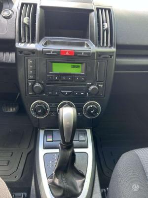 Zaļš Land Rover Freelander 2010 Kauņa, ar dzinēja tilpumu 2.18 L un nobraukumu 276 tūkst. km par 4650 €, foto 19 vietnē AUTOMOTO.COM.LV