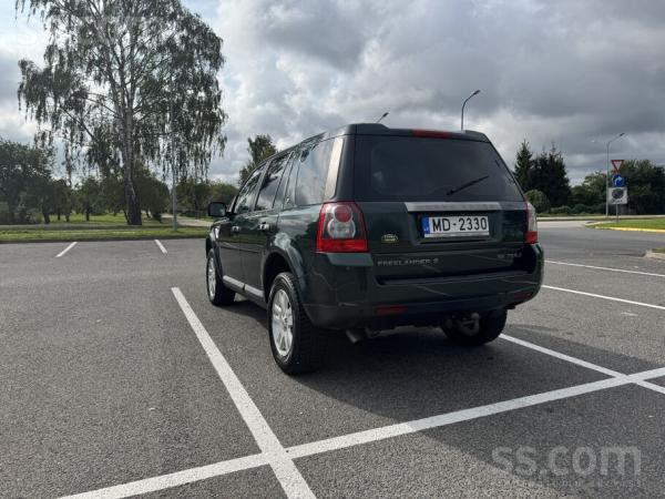 Green Land Rover Freelander 2010 in Riga, with an engine capacity of 2.20 L and mileage of 209 thousand km for 5600 €, photo 6 on AUTOMOTO.COM.LV