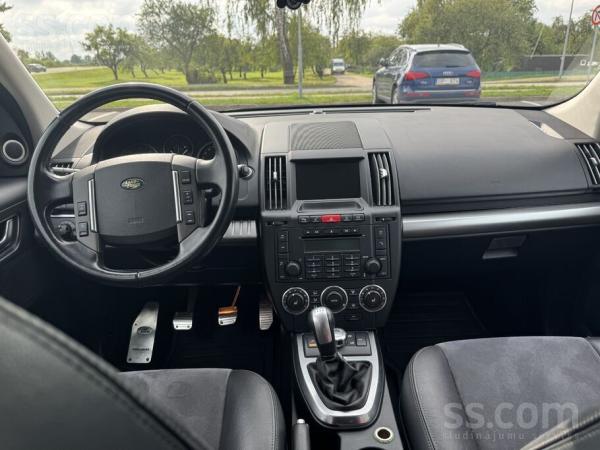 Green Land Rover Freelander 2010 in Riga, with an engine capacity of 2.20 L and mileage of 209 thousand km for 5600 €, photo 9 on AUTOMOTO.COM.LV