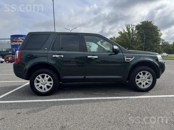 Land Rover Freelander 2010 Rīga vietnē Zaļš Land Rover Freelander 2010 Rīga, ar dzinēja tilpumu 2.20 L un nobraukumu 209 tūkst. km par 5600 €, foto 5 vietnē AUTOMOTO.COM.LV