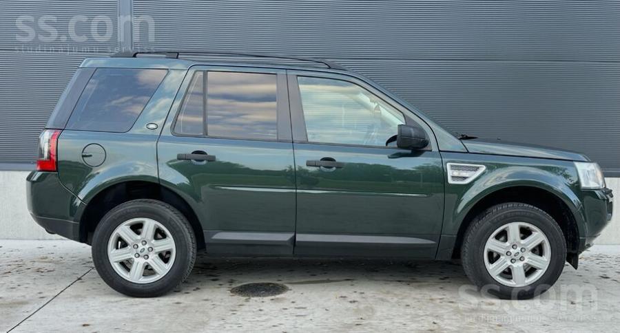 Green Land Rover Freelander 2010 in Riga, with an engine capacity of 2.20 L and mileage of 240 thousand km for 6200 €, photo 4 on AUTOMOTO.COM.LV