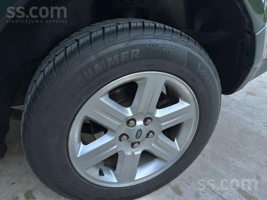 Green Land Rover Freelander 2010 in Riga, with an engine capacity of 2.20 L and mileage of 240 thousand km for 6200 €, photo 10 on AUTOMOTO.COM.LV