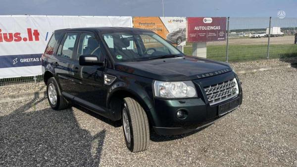 Land Rover Freelander 2010 in Marijampole on AUTOMOTO.COM.LV Green Land Rover Freelander 2010 in Marijampole, with an engine capacity of 2.18 L and mileage of 215 thousand km for 5290 €, photo 8 on AUTOMOTO.COM.LV