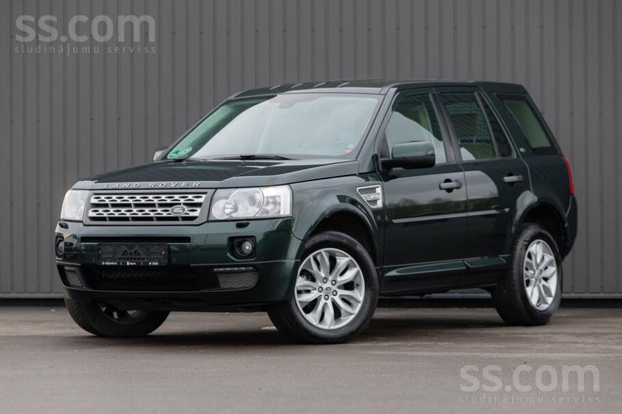 Green Land Rover Freelander 2011 in Jelgava, with an engine capacity of 2.20 L and mileage of 255 thousand km for 7990 €, photo 2 on AUTOMOTO.COM.LV