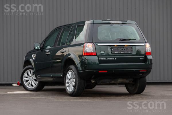 Green Land Rover Freelander 2011 in Jelgava, with an engine capacity of 2.20 L and mileage of 255 thousand km for 7990 €, photo 4 on AUTOMOTO.COM.LV