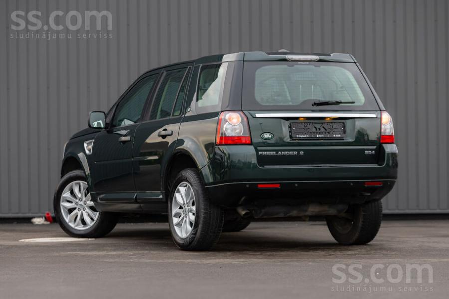 Green Land Rover Freelander 2011 in Jelgava, with an engine capacity of 2.20 L and mileage of 255 thousand km for 7990 €, photo 4 on AUTOMOTO.COM.LV