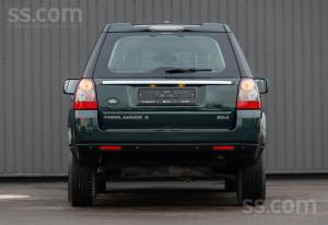 Green Land Rover Freelander 2011 in Jelgava, with an engine capacity of 2.20 L and mileage of 255 thousand km for 7990 €, photo 8 on AUTOMOTO.COM.LV