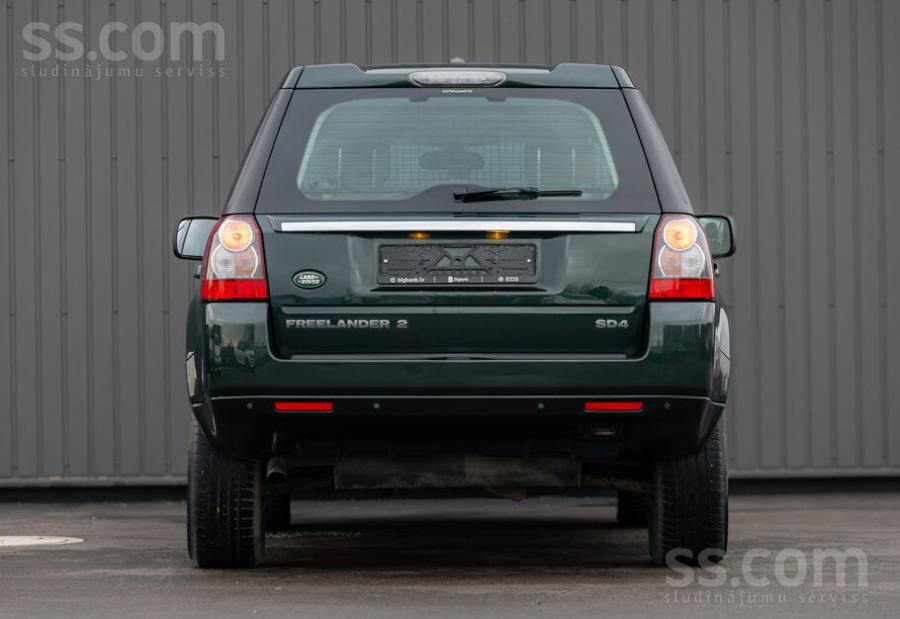Green Land Rover Freelander 2011 in Jelgava, with an engine capacity of 2.20 L and mileage of 255 thousand km for 7990 €, photo 8 on AUTOMOTO.COM.LV