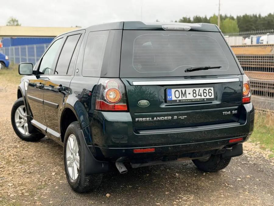 Zaļš Land Rover Freelander 2014 Rīga, ar dzinēja tilpumu 2.20 L un nobraukumu 210 tūkst. km par 8995 €, foto 3 vietnē AUTOMOTO.COM.LV
