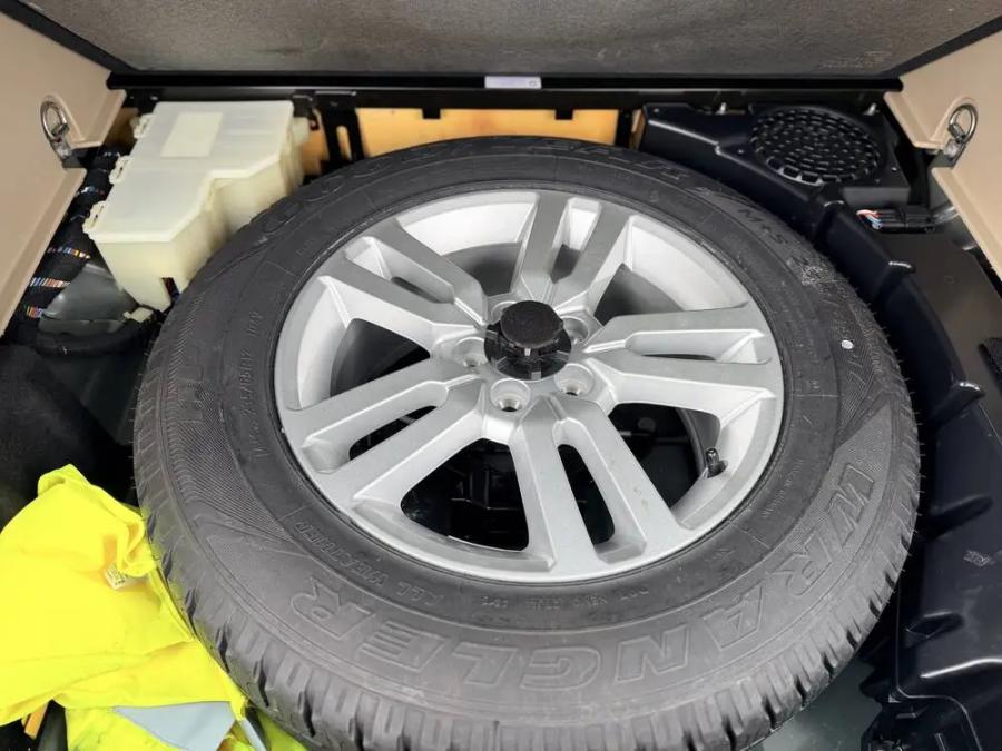 Zaļš Land Rover Freelander 2014 Rīga, ar dzinēja tilpumu 2.20 L un nobraukumu 210 tūkst. km par 8995 €, foto 8 vietnē AUTOMOTO.COM.LV