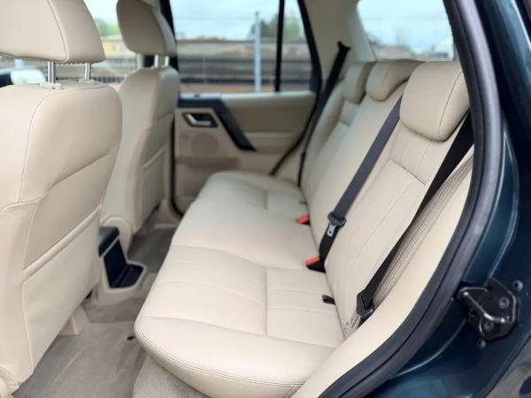 Zaļš Land Rover Freelander 2014 Rīga, ar dzinēja tilpumu 2.20 L un nobraukumu 210 tūkst. km par 8995 €, foto 8 vietnē AUTOMOTO.COM.LV