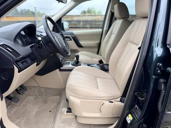 Zaļš Land Rover Freelander 2014 Rīga, ar dzinēja tilpumu 2.20 L un nobraukumu 210 tūkst. km par 8995 €, foto 9 vietnē AUTOMOTO.COM.LV