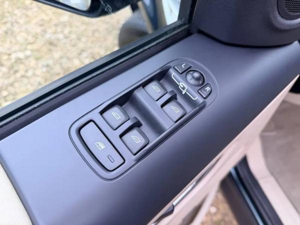 Zaļš Land Rover Freelander 2014 Rīga, ar dzinēja tilpumu 2.20 L un nobraukumu 210 tūkst. km par 8995 €, foto 10 vietnē AUTOMOTO.COM.LV
